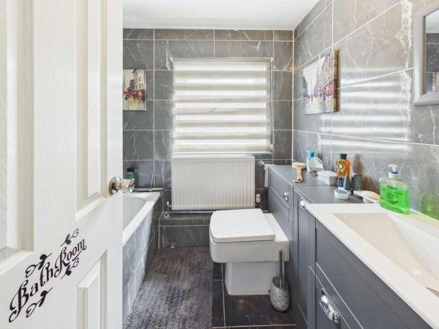 2 bed property for sale