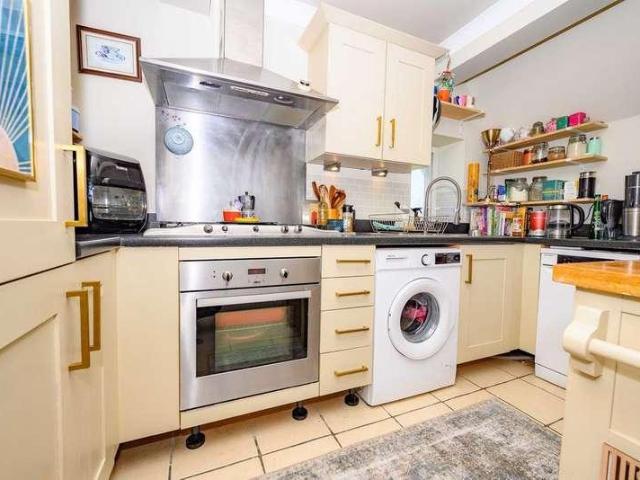 2 bed property for sale
