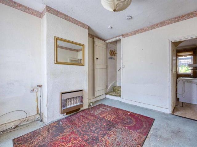 2 bed property for sale