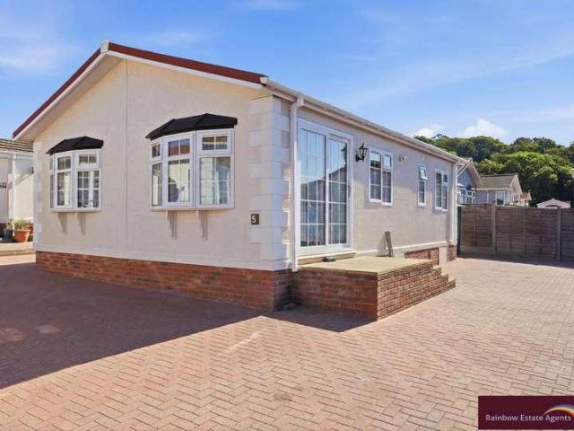 2 bed property for sale