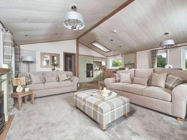2 bed property for sale
