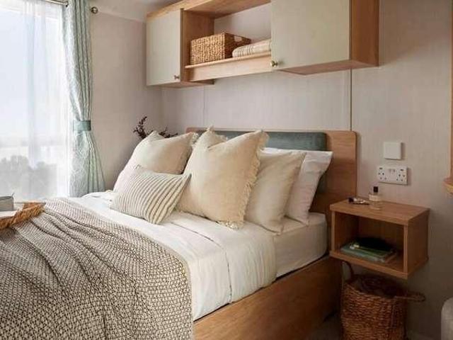 2 bed property for sale