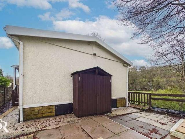 2 bed property for sale