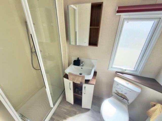2 bed property for sale