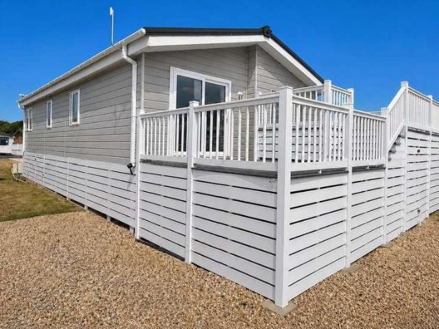 2 bed property for sale