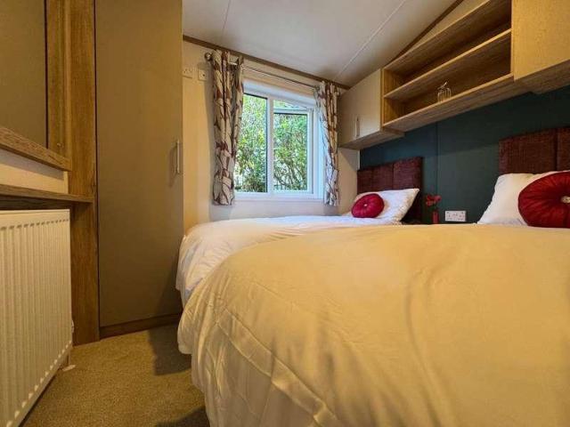 2 bed property for sale