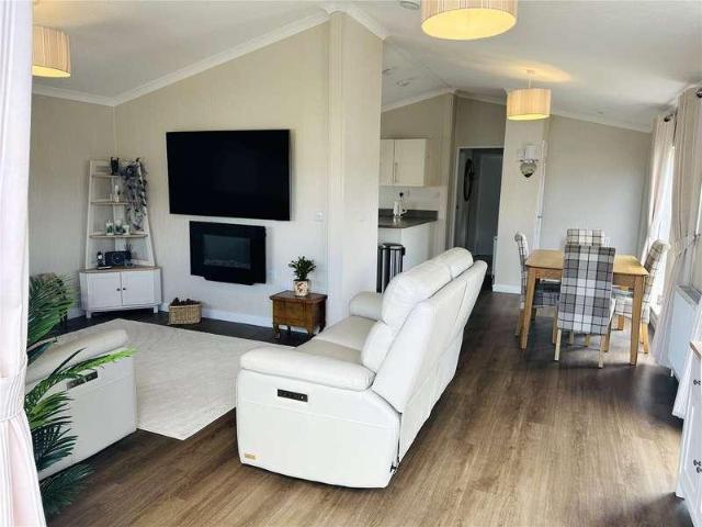 2 bed property for sale