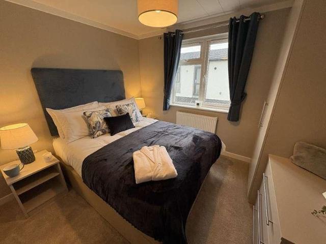 2 bed property for sale
