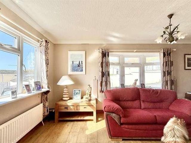 2 bed property for sale