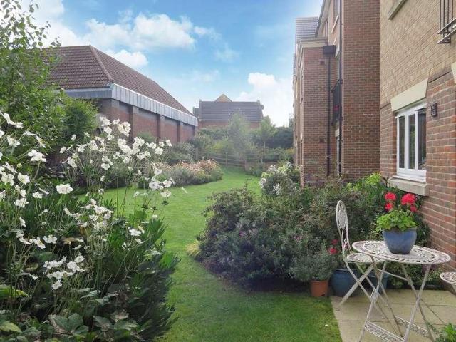 2 bed property for sale