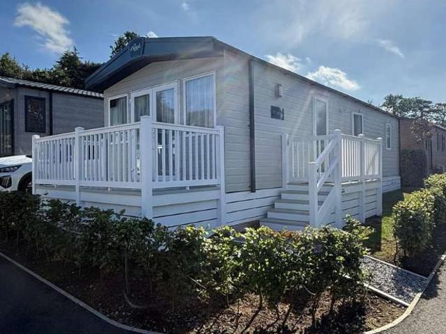 2 bed property for sale