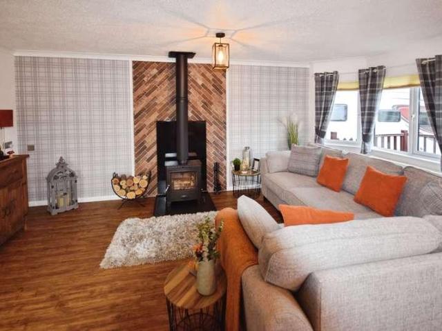 2 bed property for sale