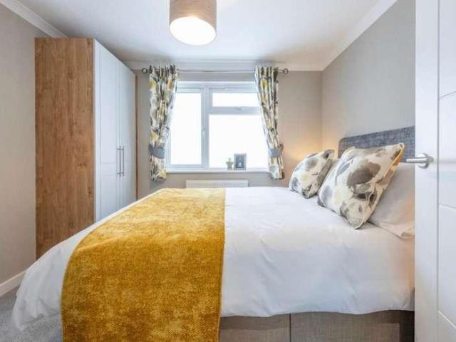 2 bed property for sale