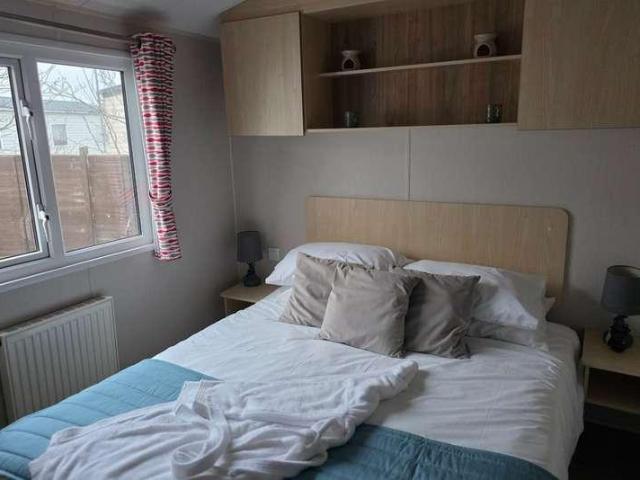 2 bed property for sale