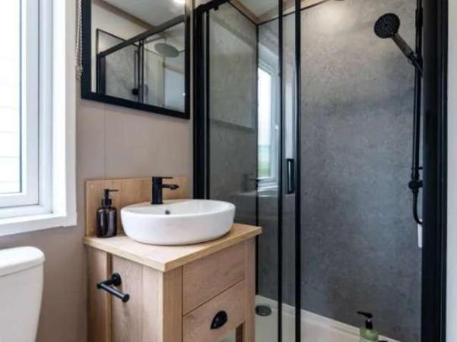 2 bed property for sale