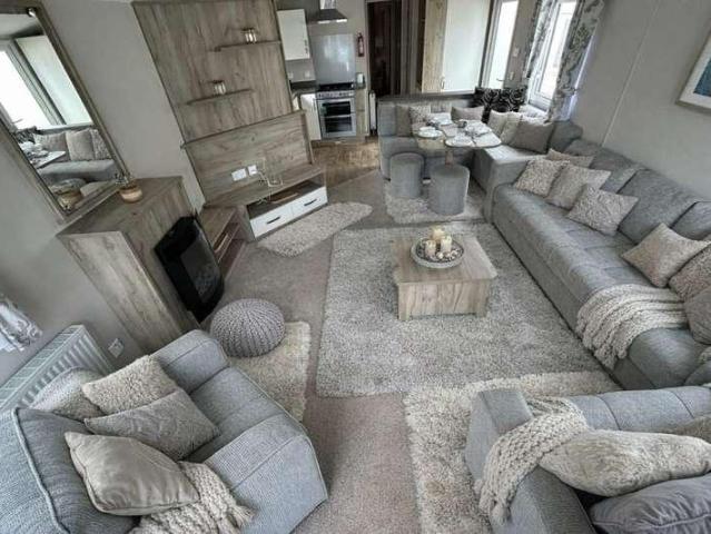 2 bed property for sale