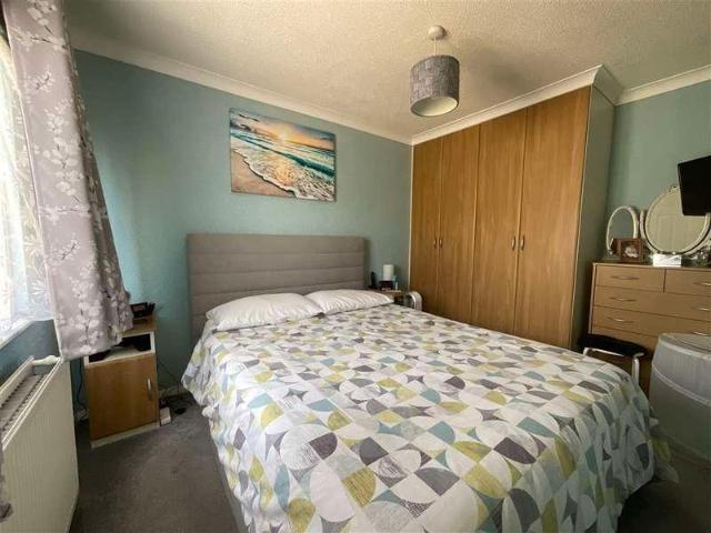 2 bed property for sale