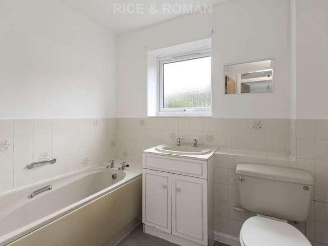2 bed property for sale