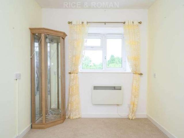 2 bed property for sale