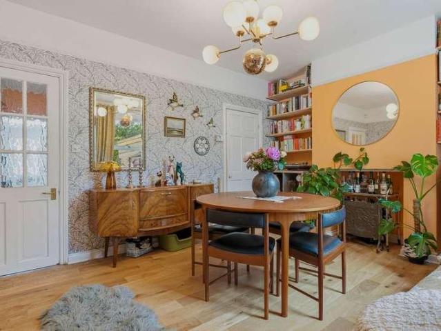 2 bed property for sale