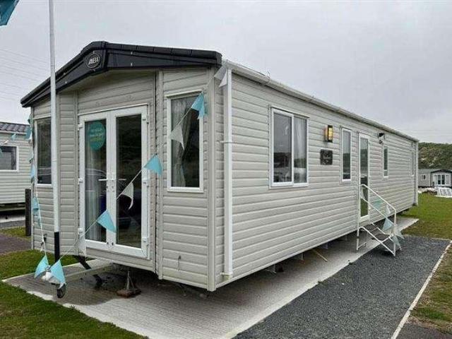 2 bed property for sale