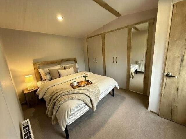 2 bed property for sale