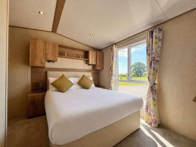2 bed property for sale