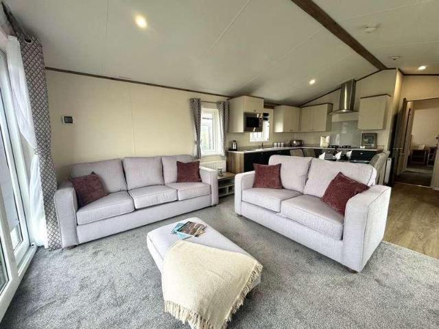 2 bed property for sale