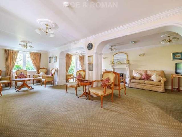2 bed property for sale