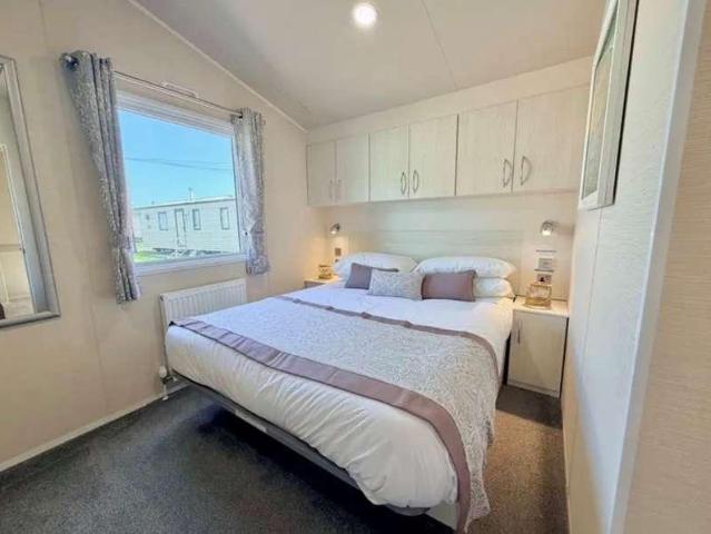 2 bed property for sale