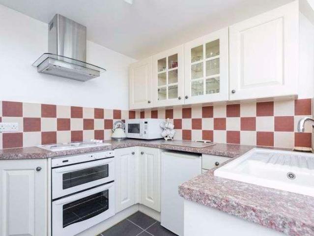 2 bed property for sale