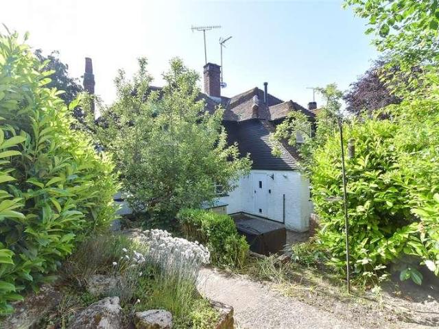 2 bed property for sale