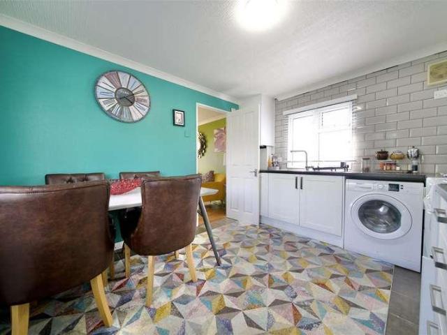 2 bed property for sale