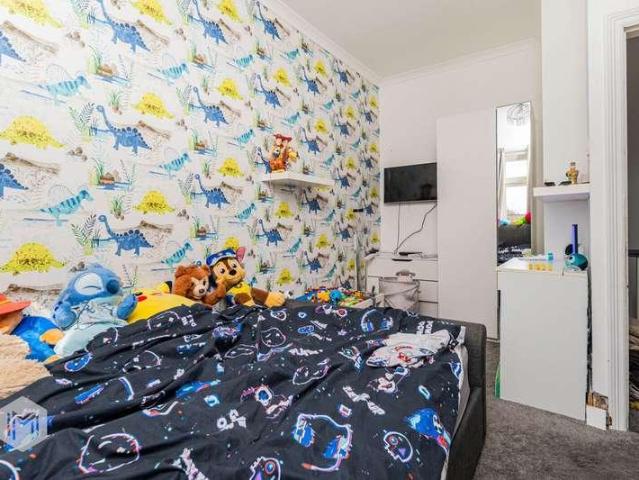 2 bed property for sale