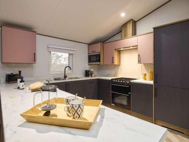 2 bed property for sale