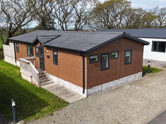 2 bed property for sale