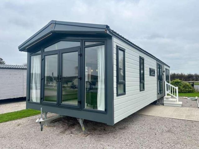 2 bed property for sale