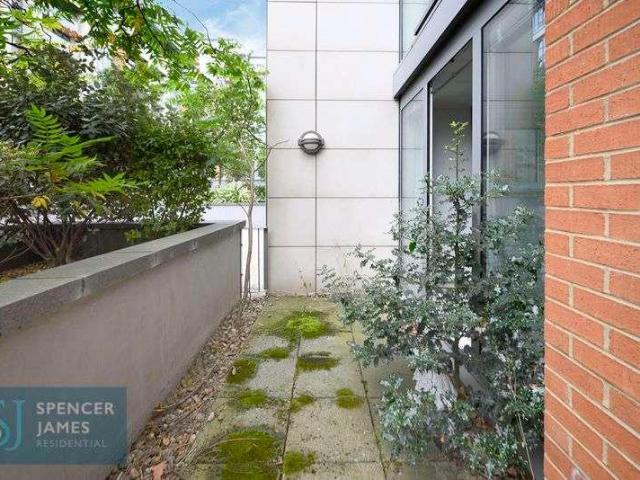 2 bed property for sale