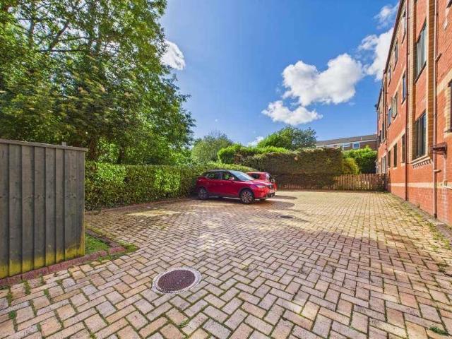 2 bed property for sale
