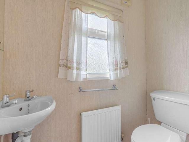 2 bed property for sale