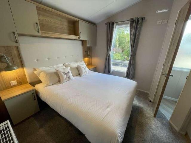 2 bed property for sale