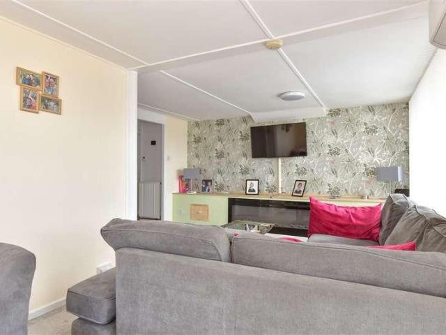 2 bed property for sale