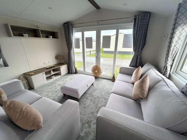 2 bed property for sale