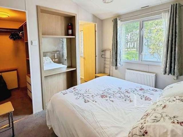 2 bed property for sale