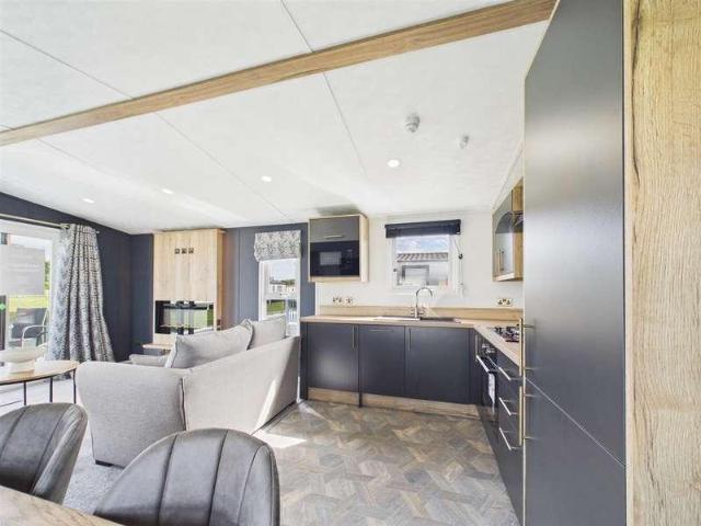 2 bed property for sale