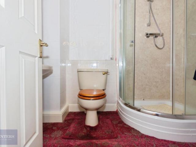 2 bed property for sale