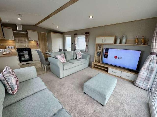 2 bed property for sale