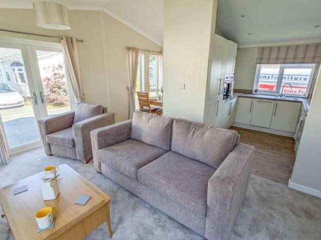 2 bed property for sale