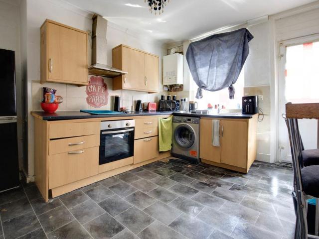 2 bed property for sale