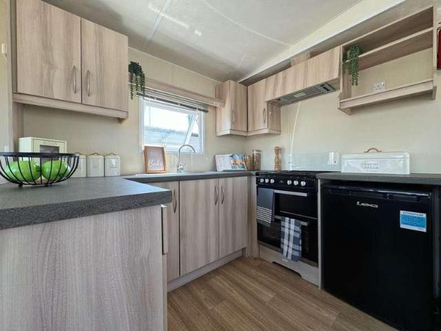 2 bed property for sale